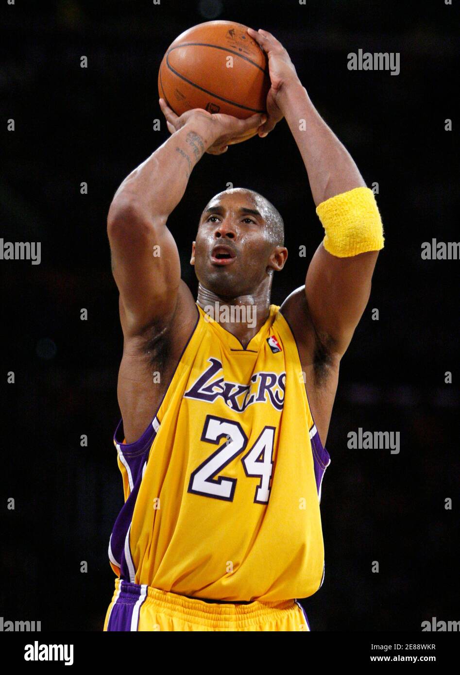Kobe Bryant Shooting Free Throws