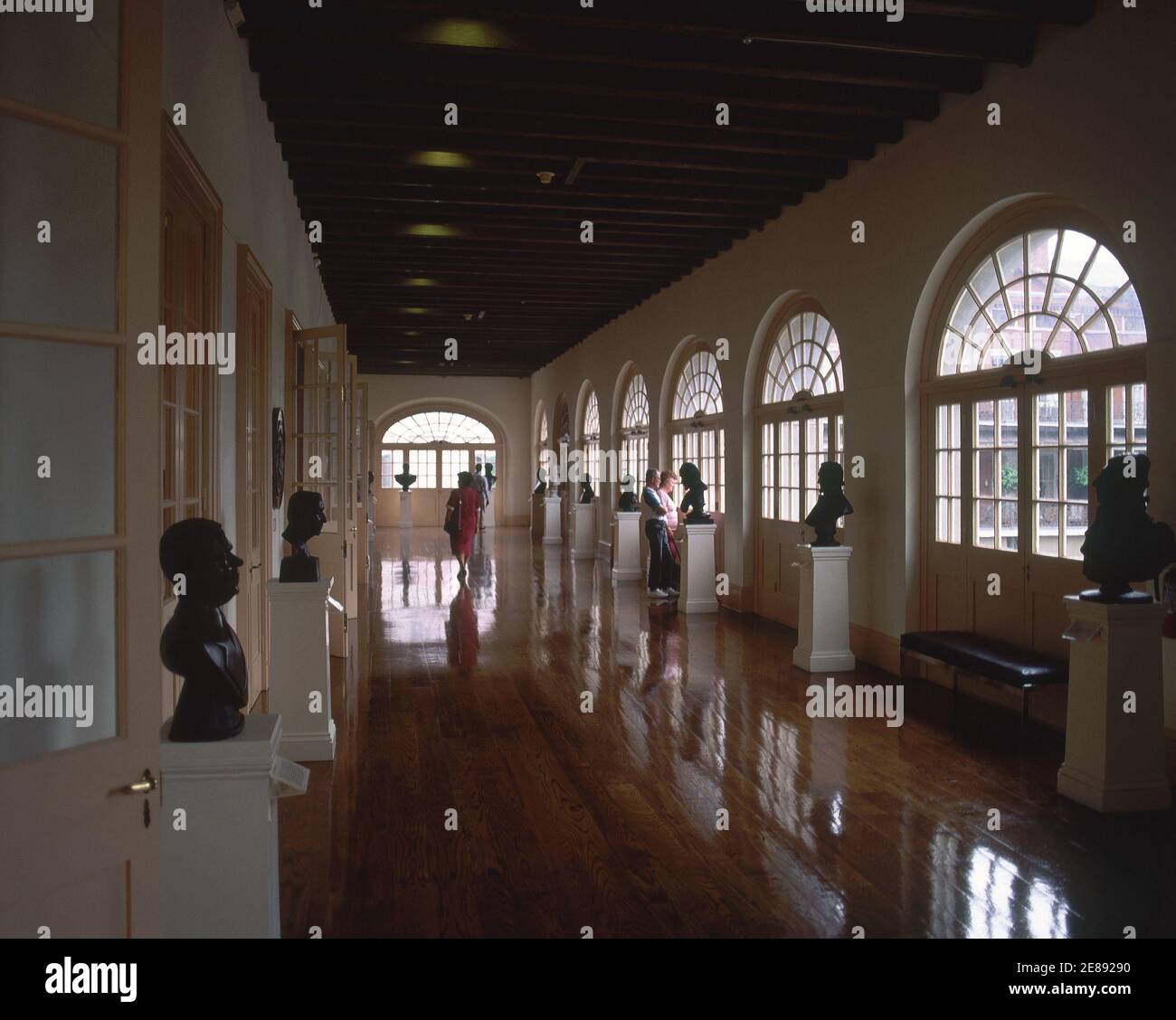 Interior del edificio antiguo hi-res stock photography and images - Alamy