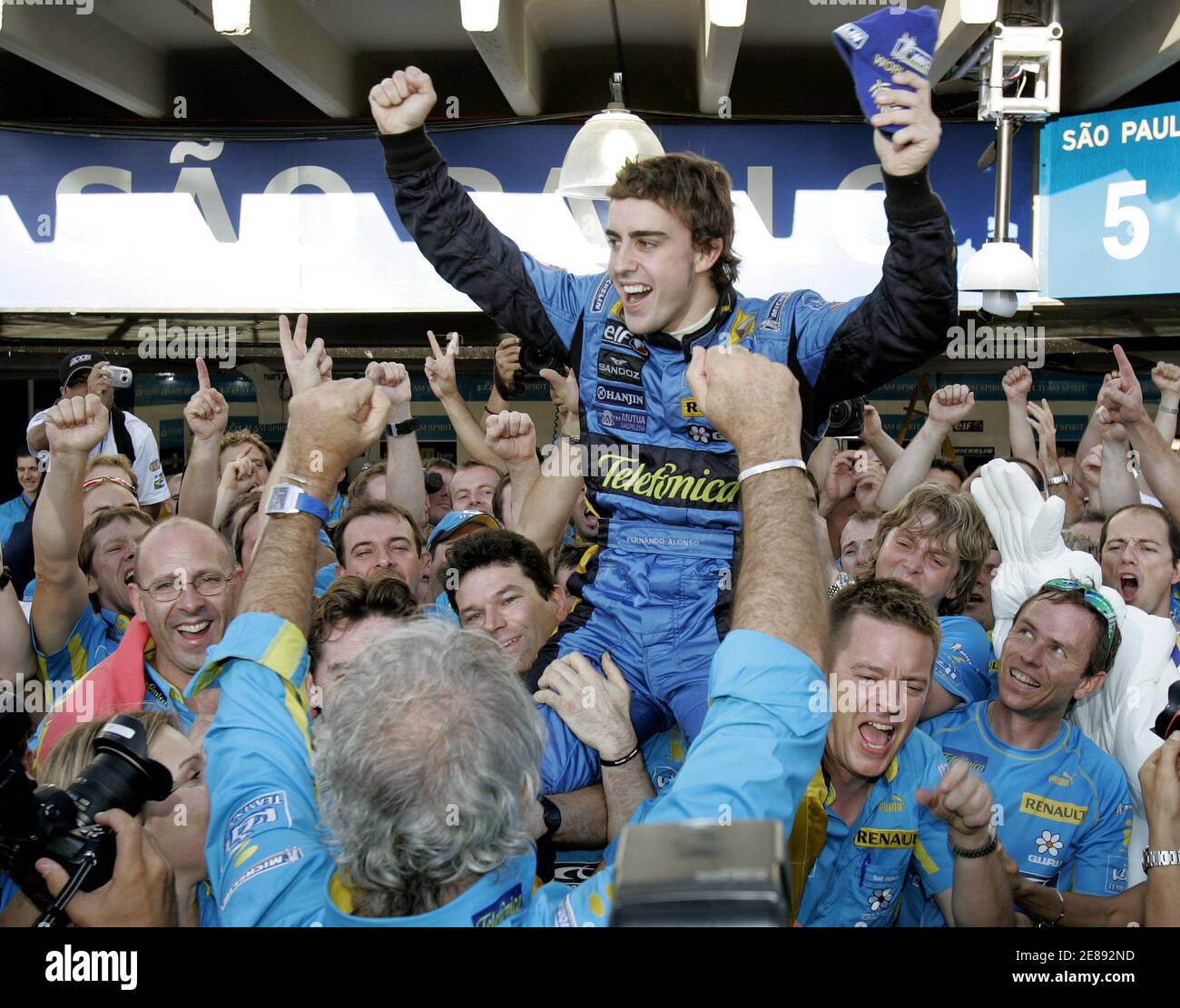 Who won the title last year hi-res stock photography and images - Alamy