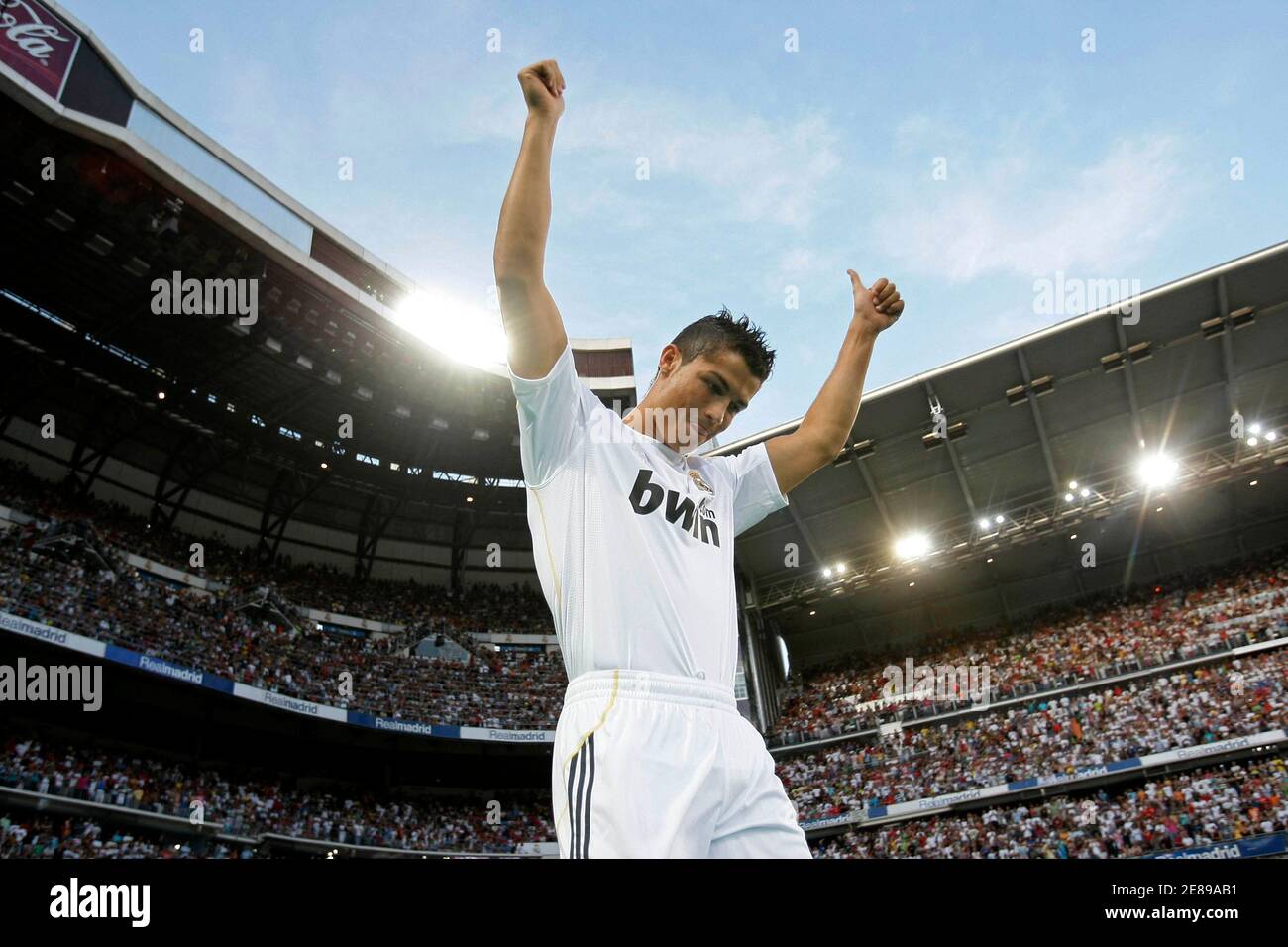 Ronaldo real madrid 2009 hi-res stock photography and images - Alamy