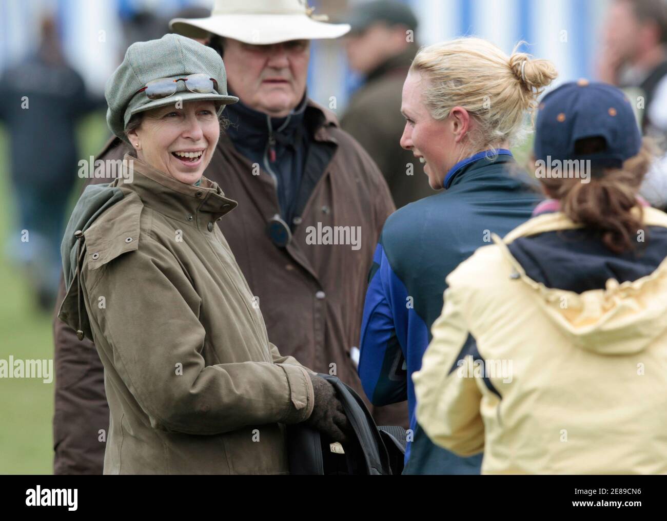 L r zara phillips daughter of princess anne hi-res stock photography ...