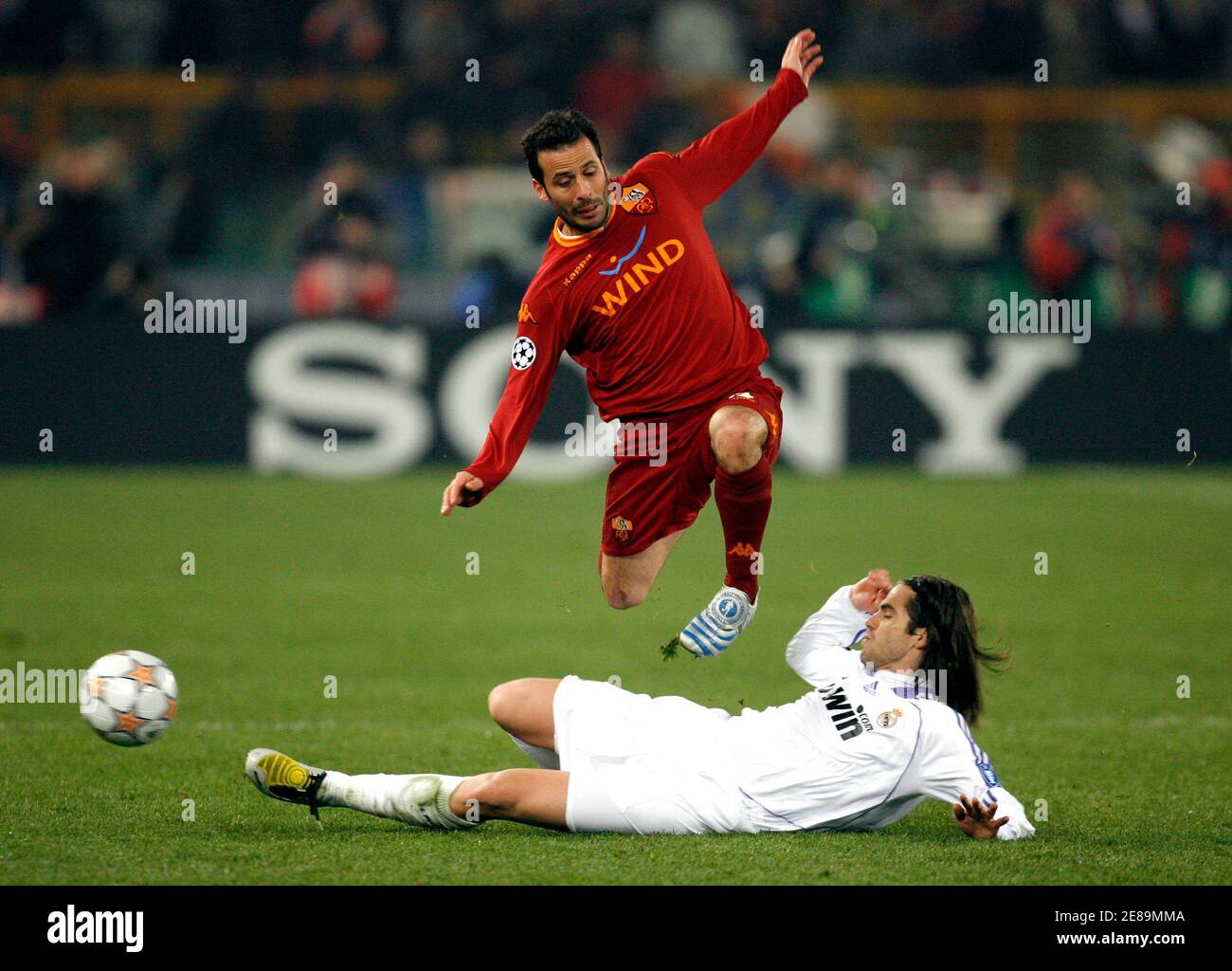 Ludovic giuly real madrid hi-res stock photography and images - Alamy