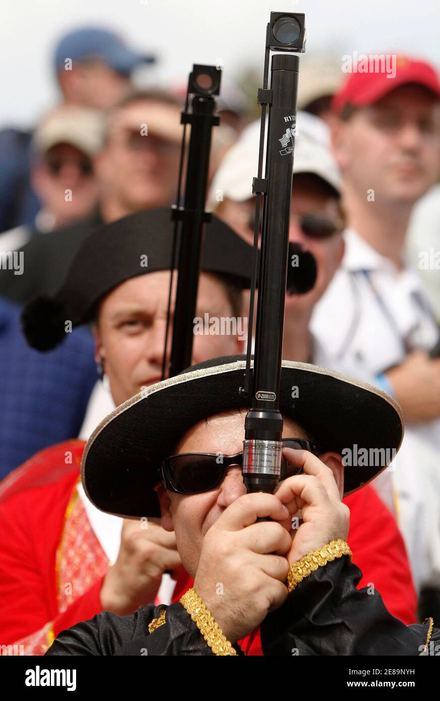 Periscopes hi-res stock photography and images - Alamy