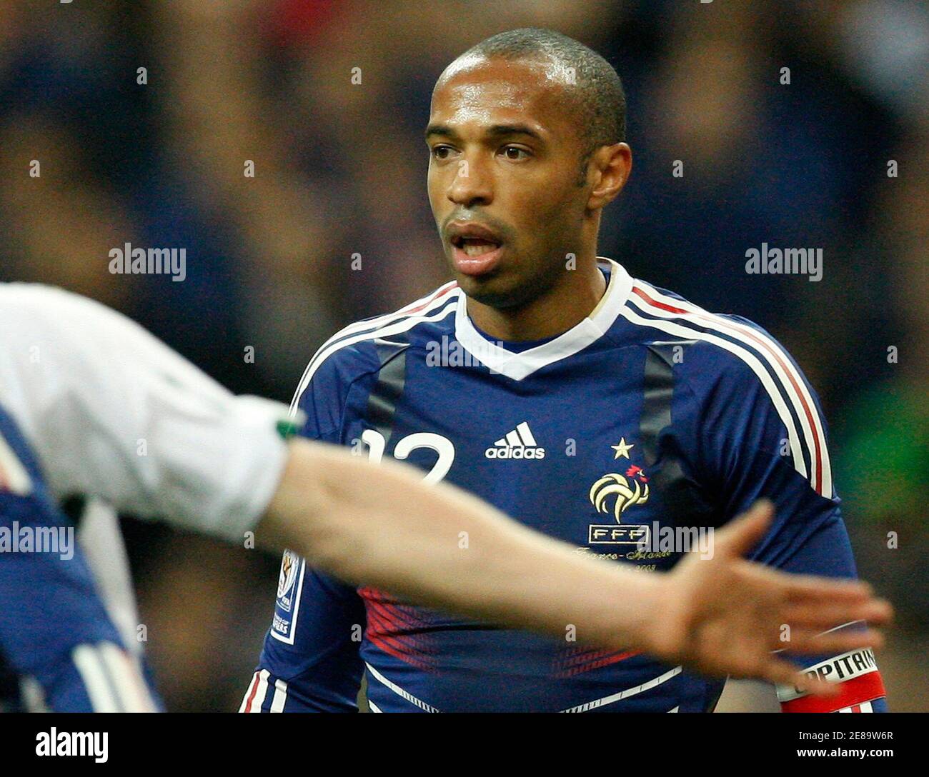 Thierry henry ireland paris hi-res stock photography and images - Alamy