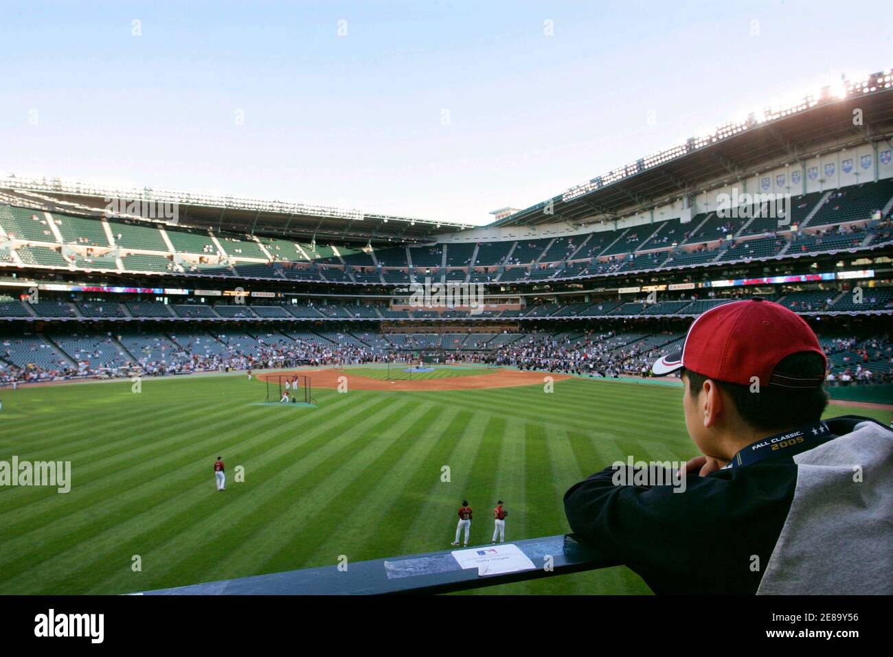 Retractable roof stadiums hi-res stock photography and images - Alamy