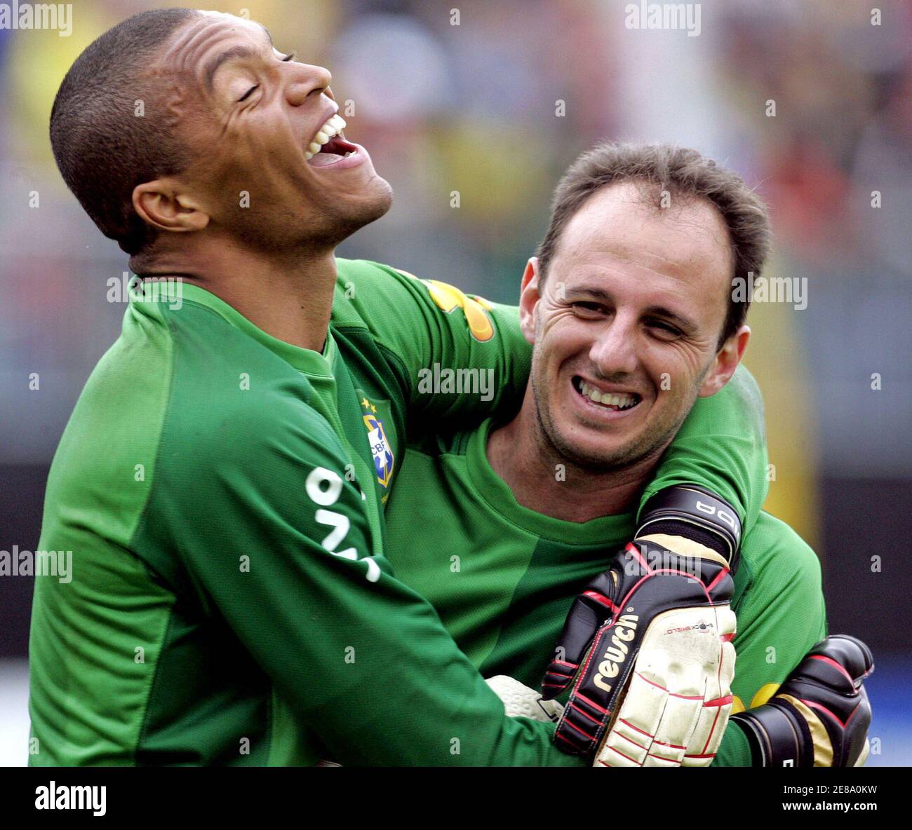 Brazilian goalkeeper dida hi-res stock photography and images - Alamy