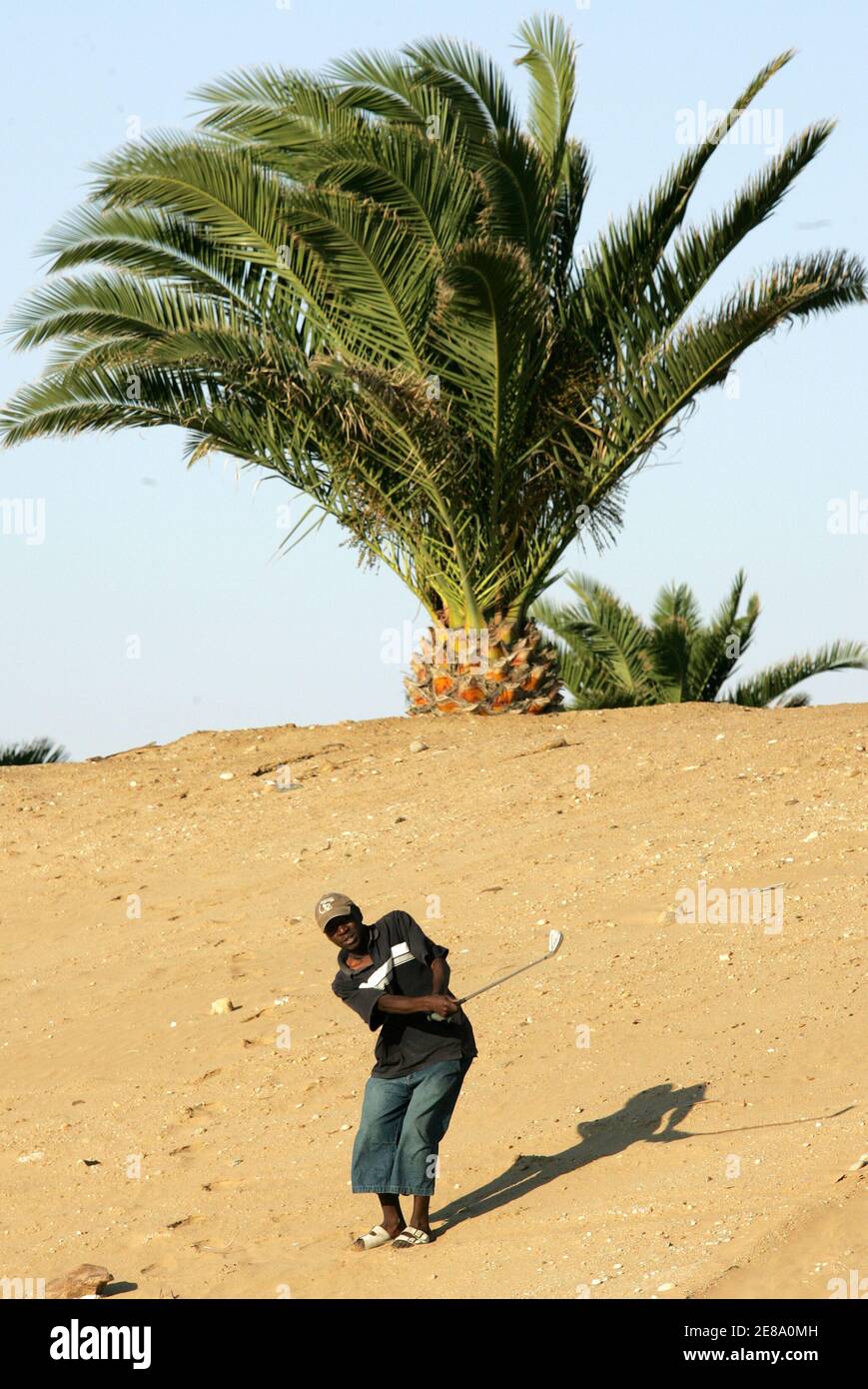 Namibian golf course hi-res stock photography and images - Alamy