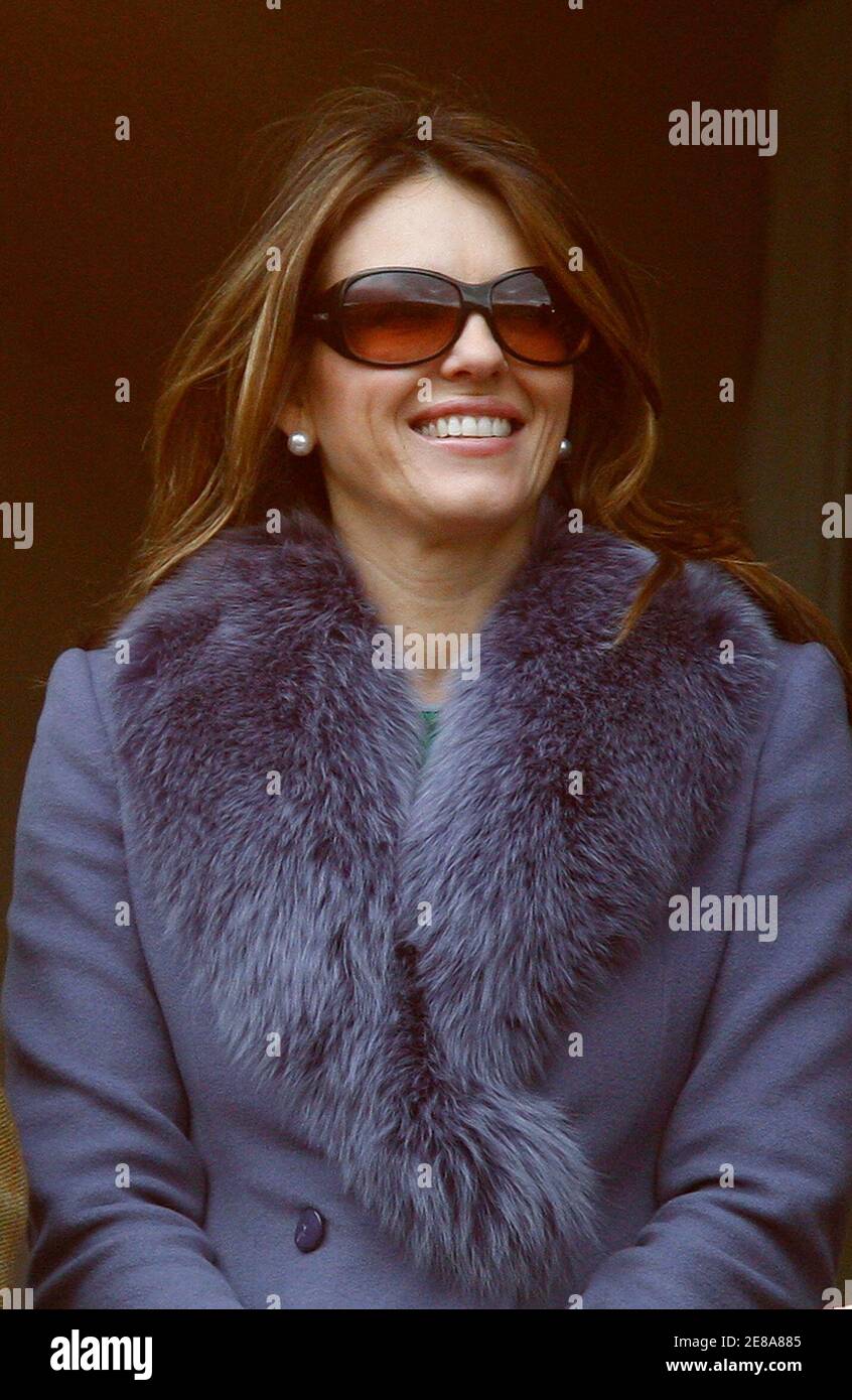 Liz hurley hi-res stock photography and images - Alamy