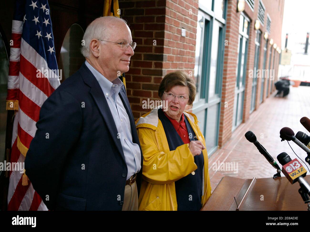 Senator paul sarbanes hi-res stock photography and images - Alamy