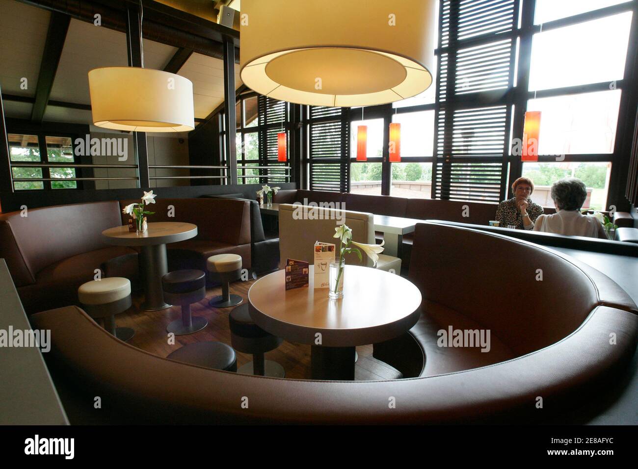 Sit down dining experience hi-res stock photography and images - Alamy