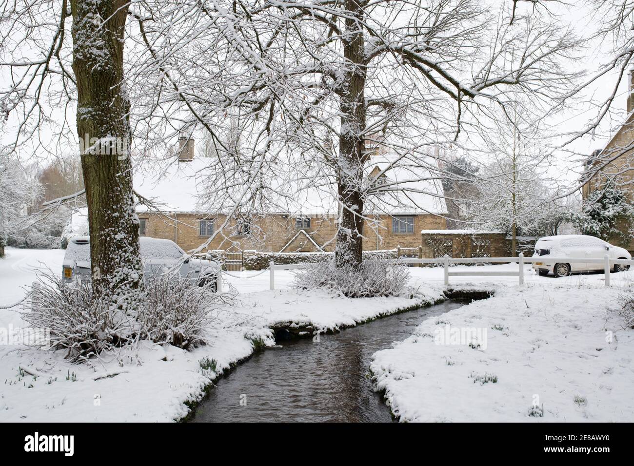 Swinbrook house hi-res stock photography and images - Alamy