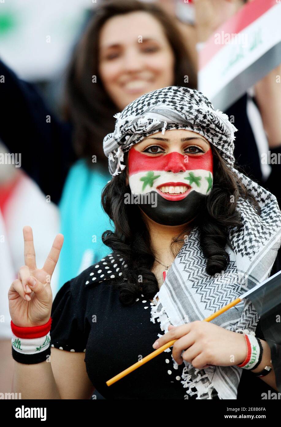 Oman gestures hi-res stock photography and images - Alamy