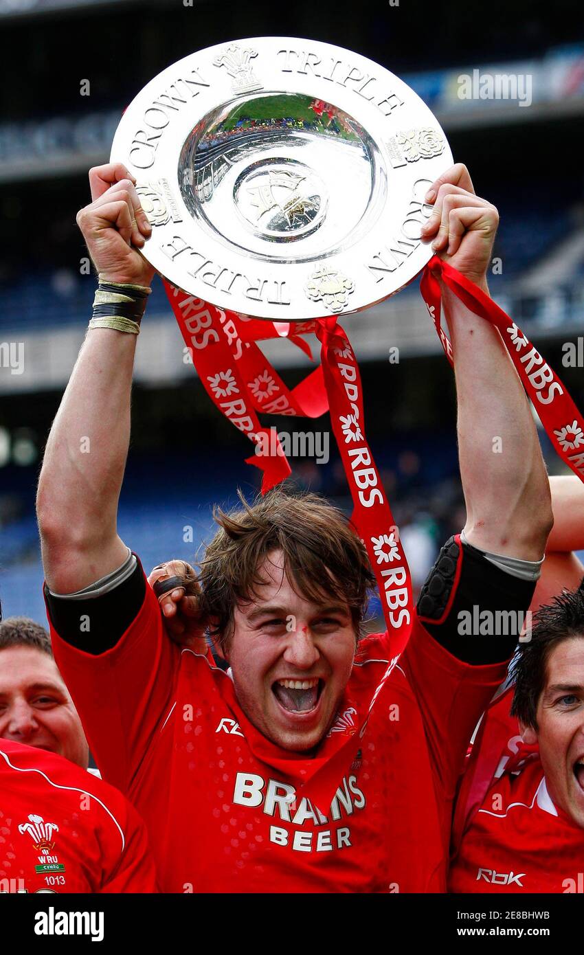 Eddie jones trophy hi-res stock photography and images - Alamy