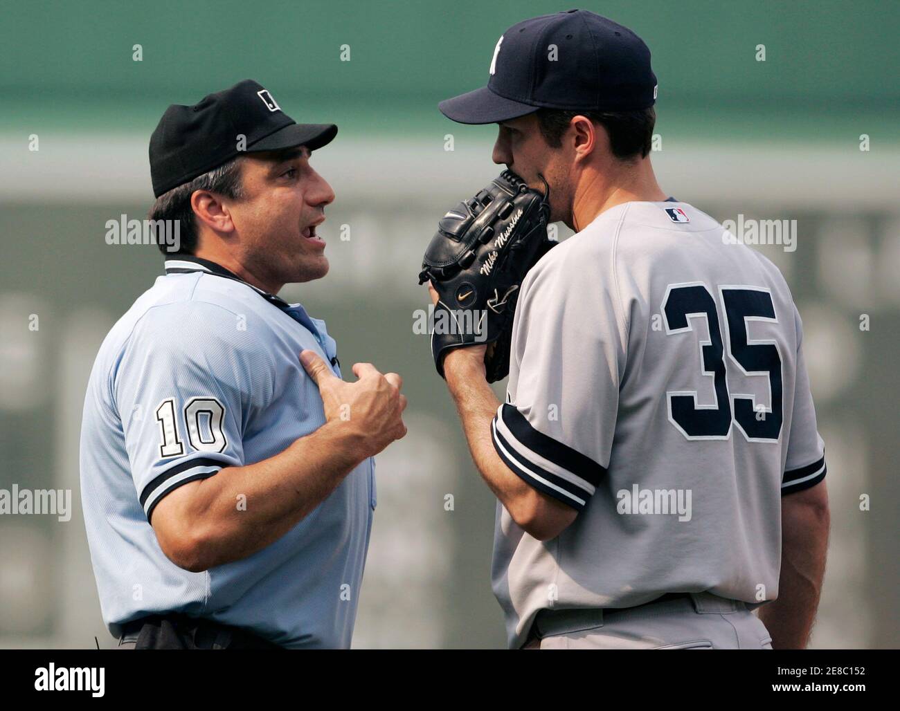 Umpire phil cuzzi new york hi-res stock photography and images - Alamy