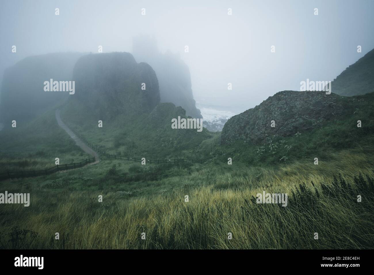 Lord of the rings castle hi-res stock photography and images - Alamy