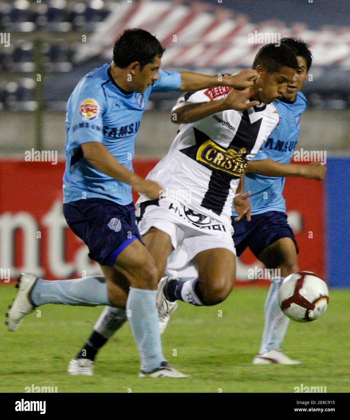 Soccer match ariel hi-res stock photography and images - Alamy