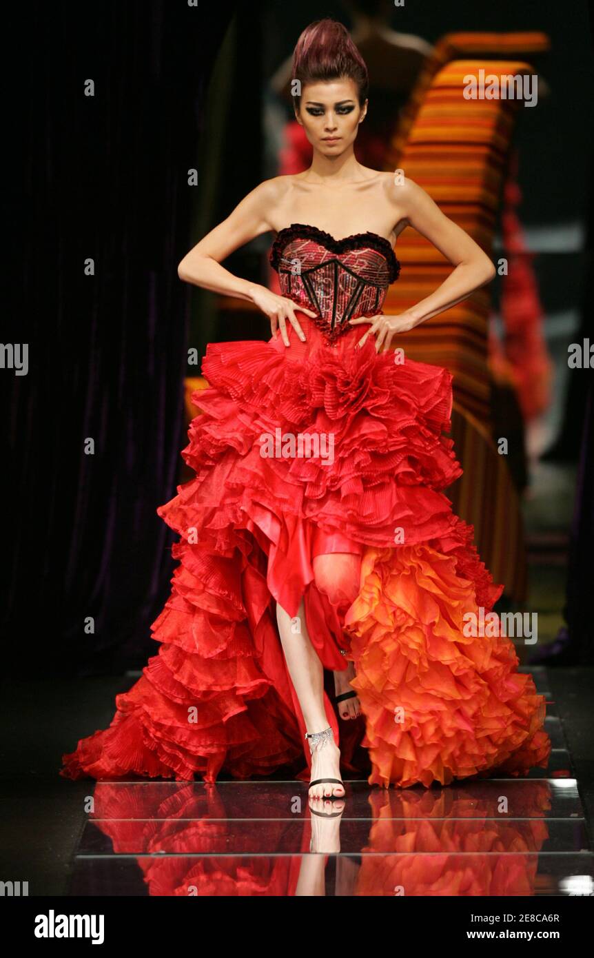 Mary displays hi-res stock photography and images - Alamy