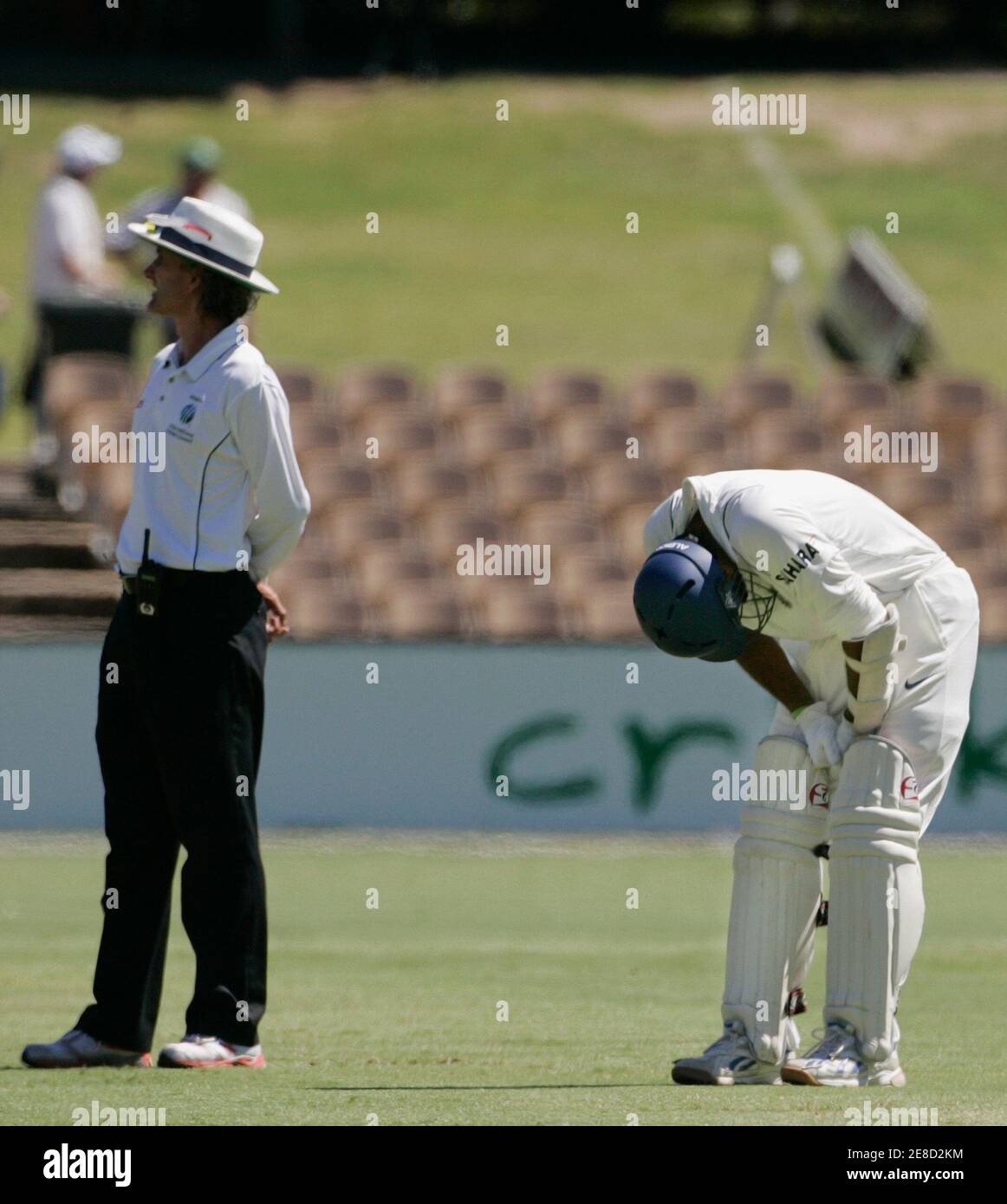 Umpire billy bowden hi-res stock photography and images - Alamy