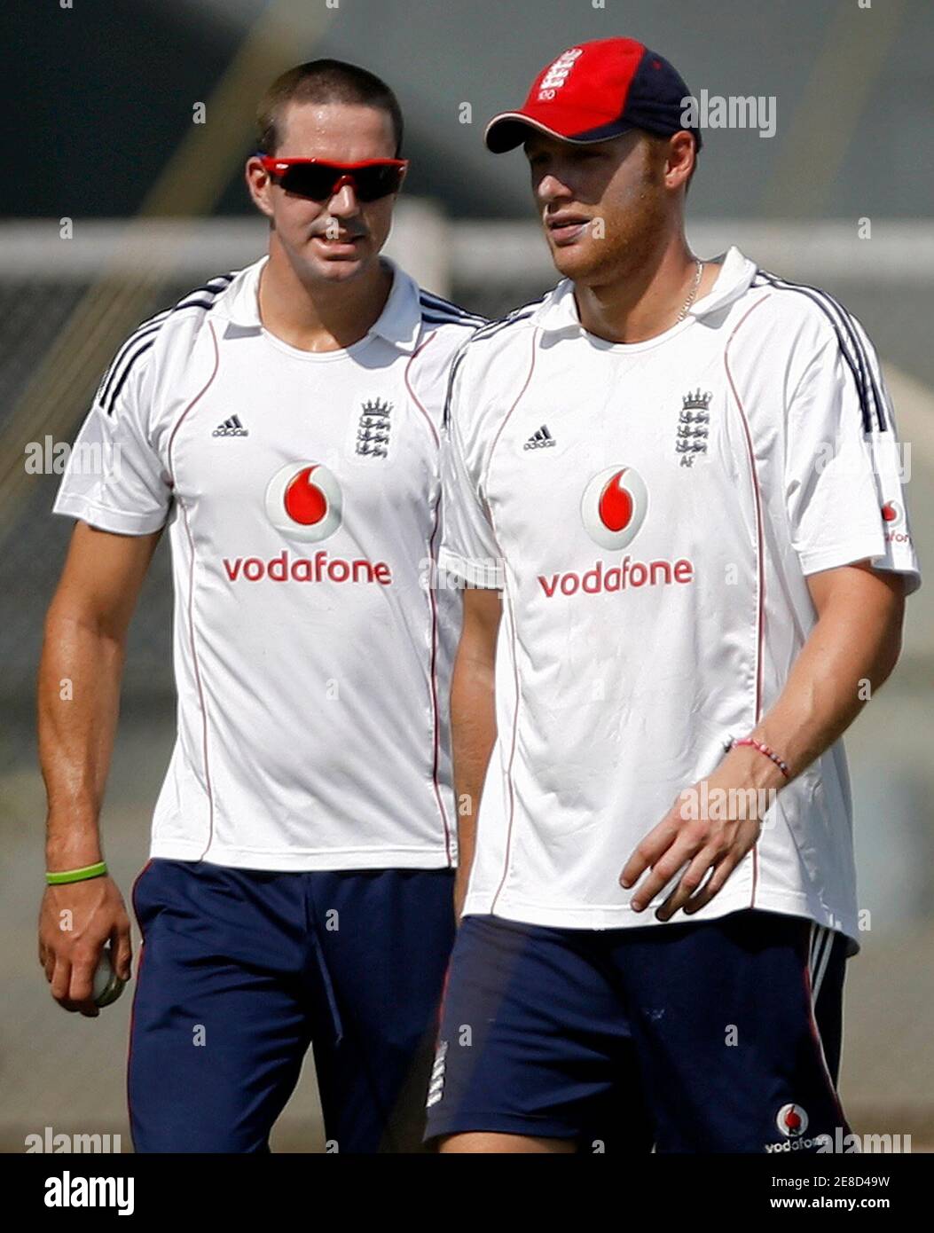 Kevin pietersen andrew flintoff england play india in the test hi-res ...