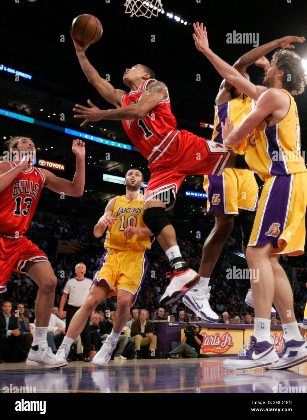 Derrick Rose High Resolution Stock Photography and Images - Alamy