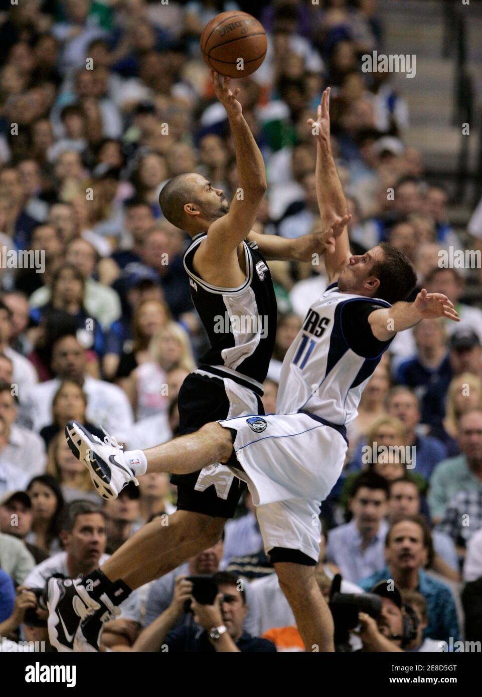 Jose juan barea tony parker hi-res stock photography and images - Alamy