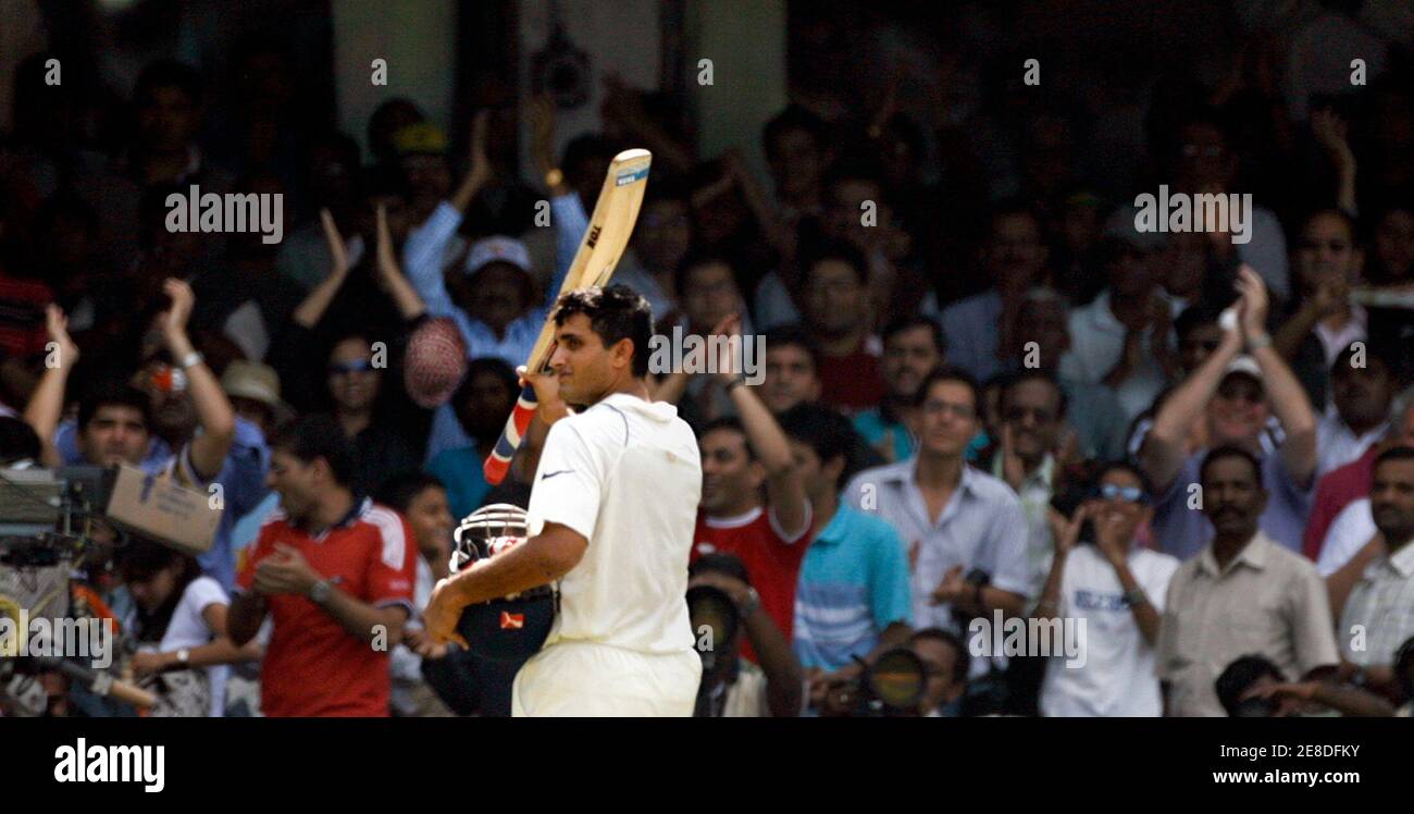 Crowd Cheering India High Resolution Stock Photography and Images - Alamy