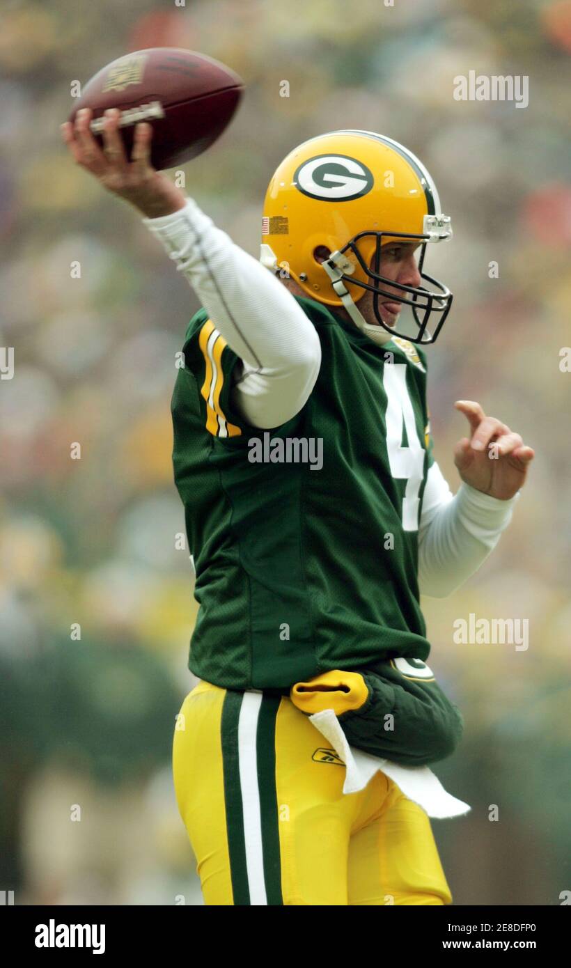Brett favre packers hi-res stock photography and images - Alamy