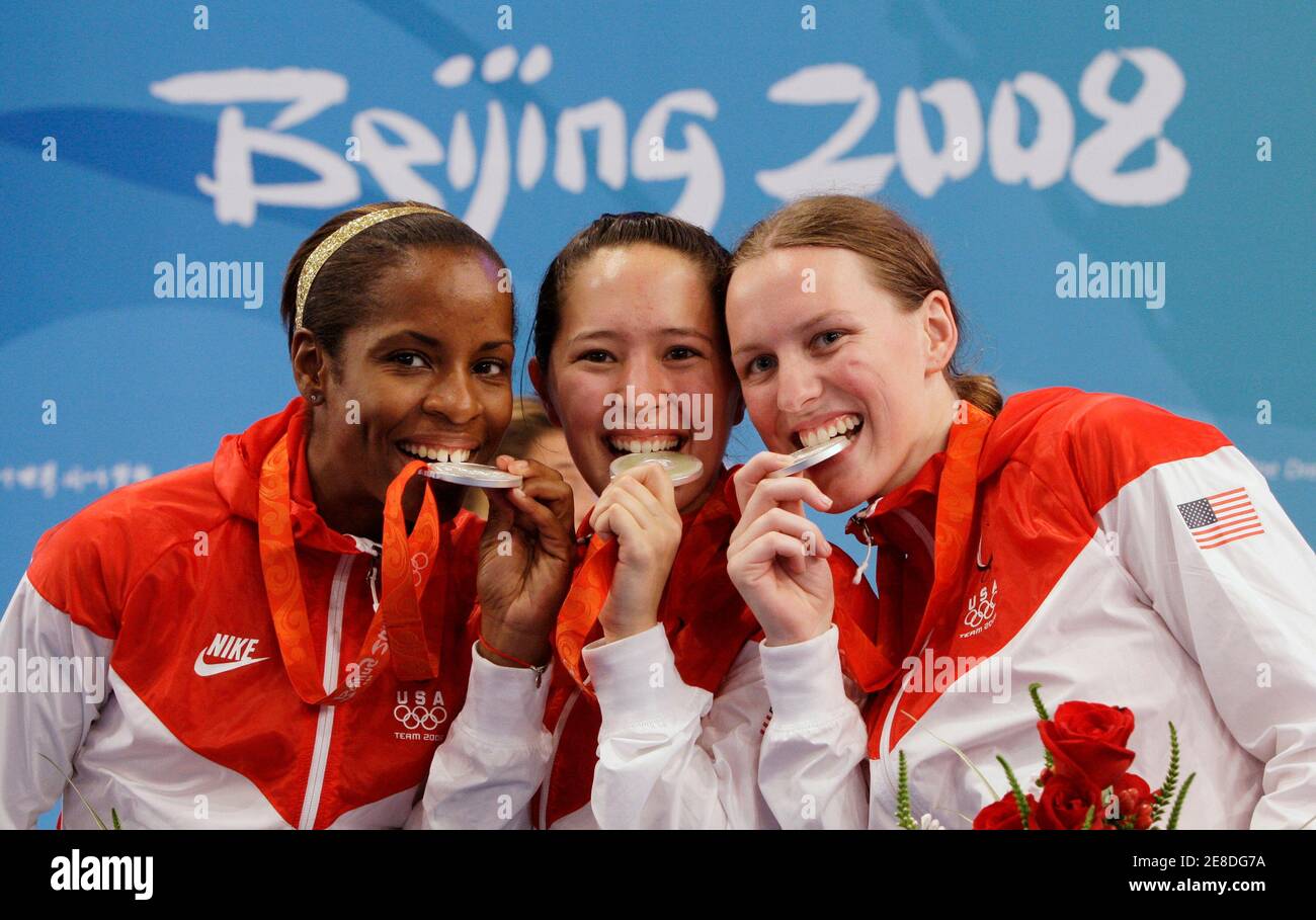 Fencing pose hi-res stock photography and images - Alamy