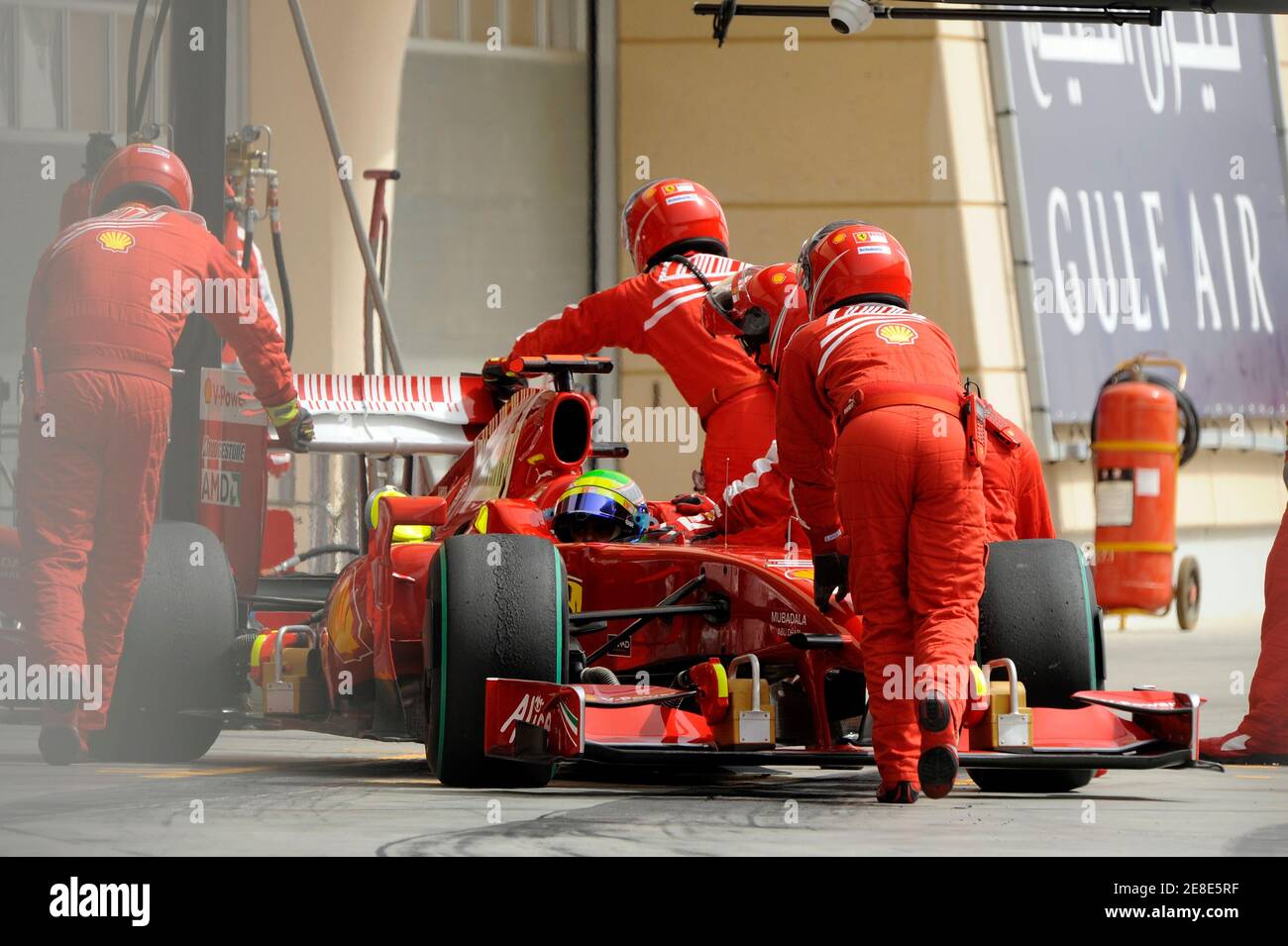 Ferrari f1 pit crew 2009 hi-res stock photography and images - Alamy