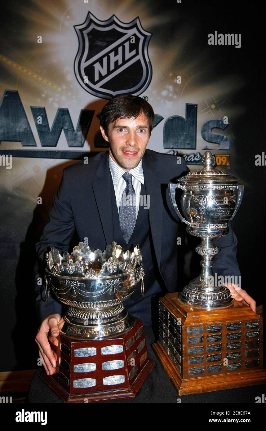 Lady byng trophy hi-res stock photography and images - Alamy