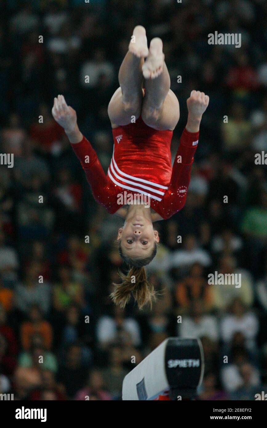 Shawn Johnson Balance Beam High Resolution Stock Photography and Images ...