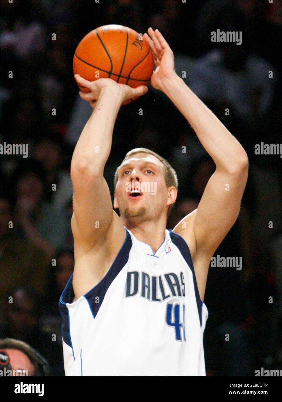 Nba three point contest hi-res stock photography and images - Alamy