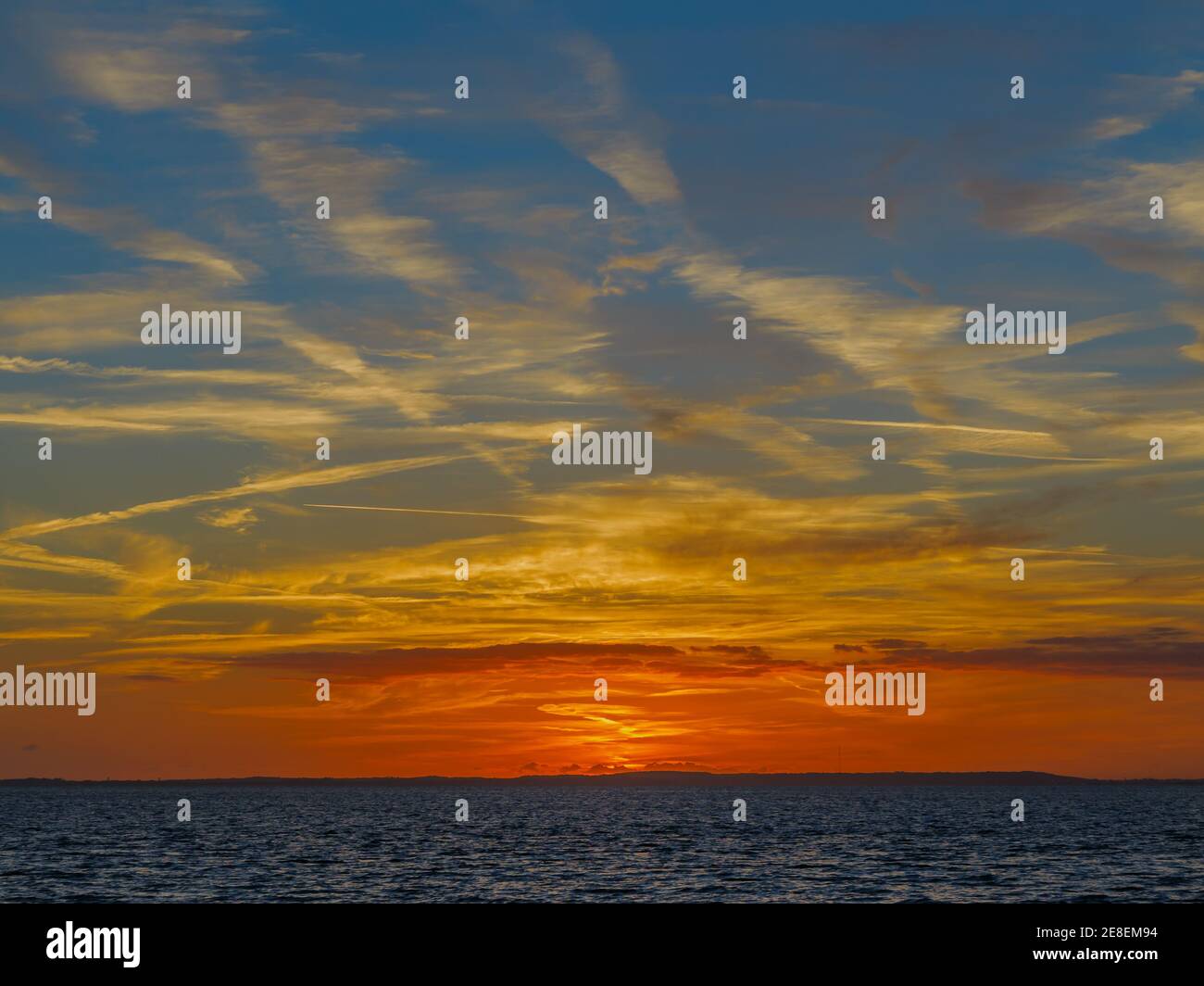 Sunset over the Bristol channel Stock Photo - Alamy