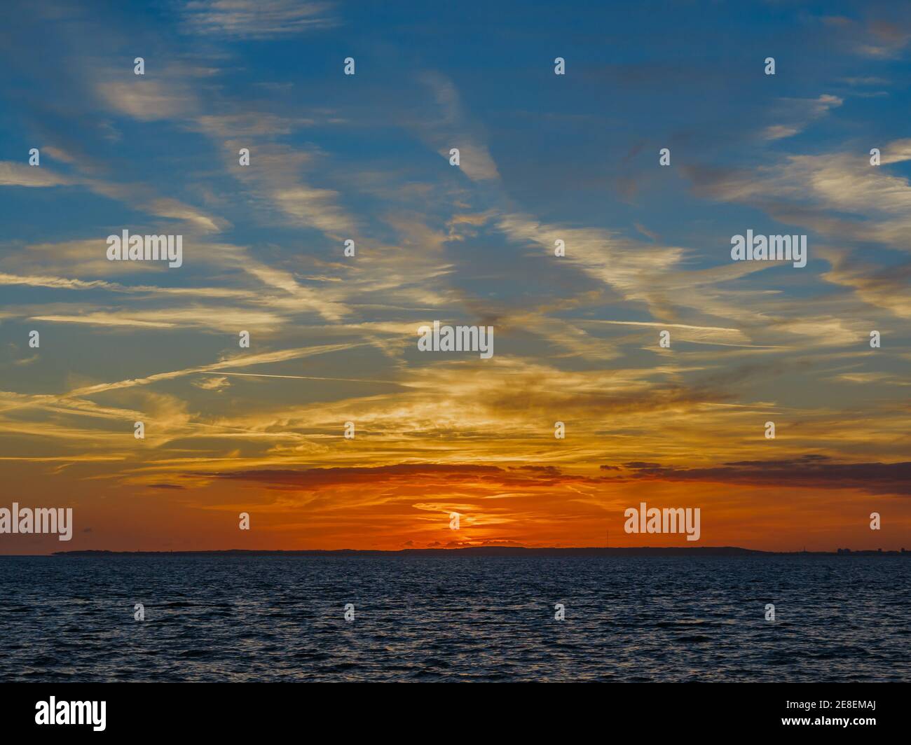Sunset over the Bristol channel Stock Photo - Alamy