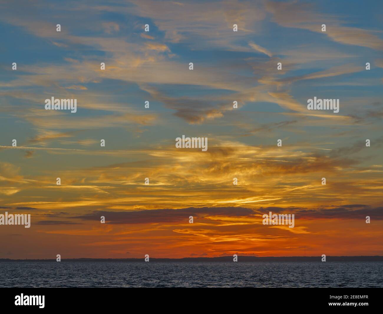 Sunset over the Bristol channel Stock Photo - Alamy