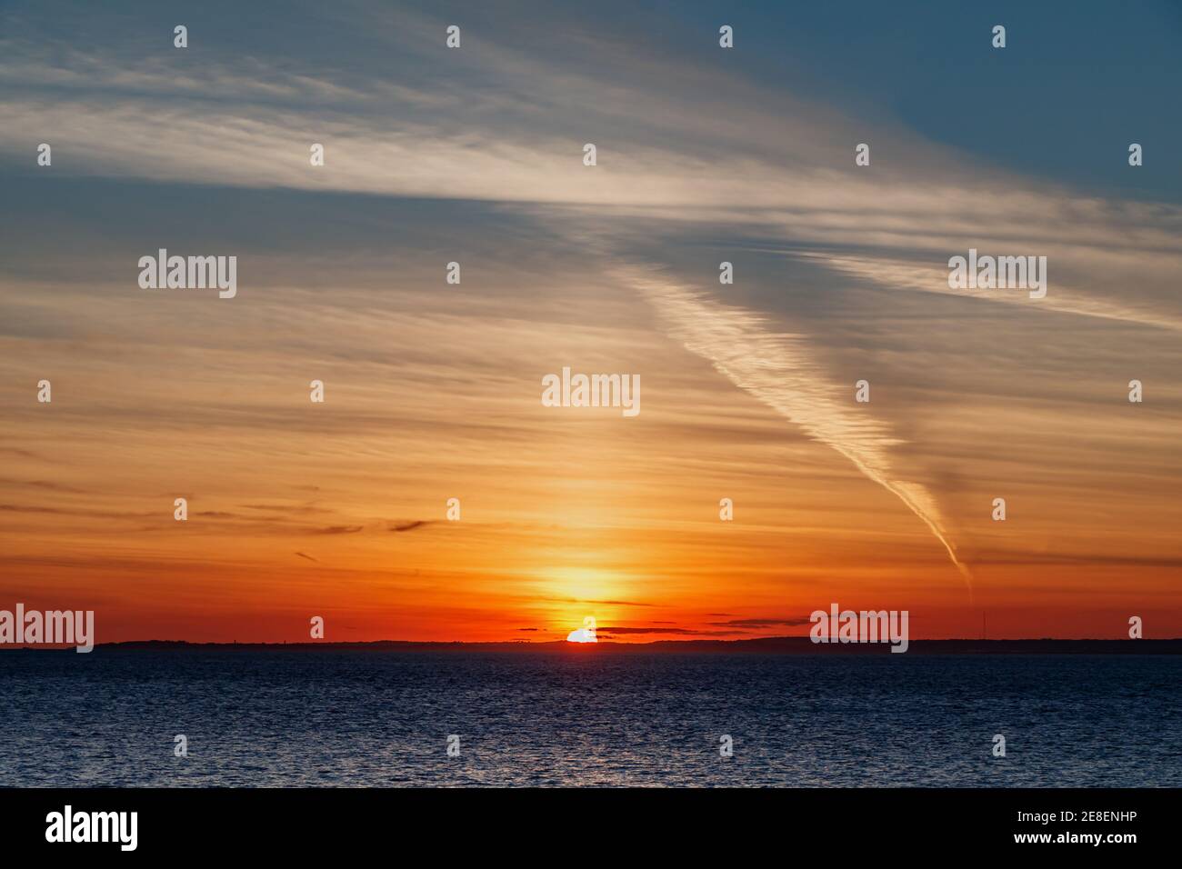 Sunset over the Bristol channel Stock Photo - Alamy