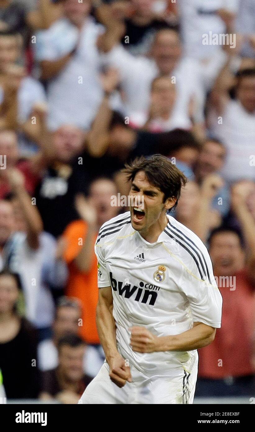 Kaka real madrid celebrates hi-res stock photography and images - Alamy