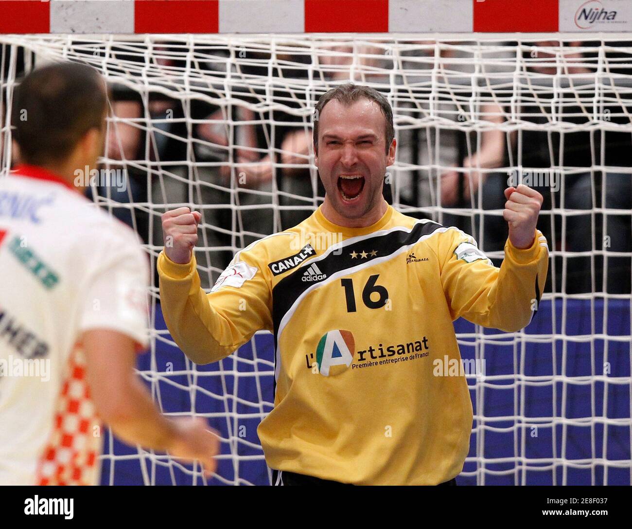 Handball goalkeeper hi-res stock photography and images - Alamy