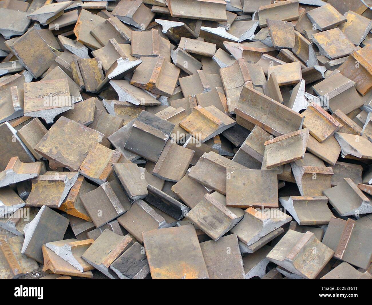 Pile of scrap metal materials in a factory Stock Photo - Alamy