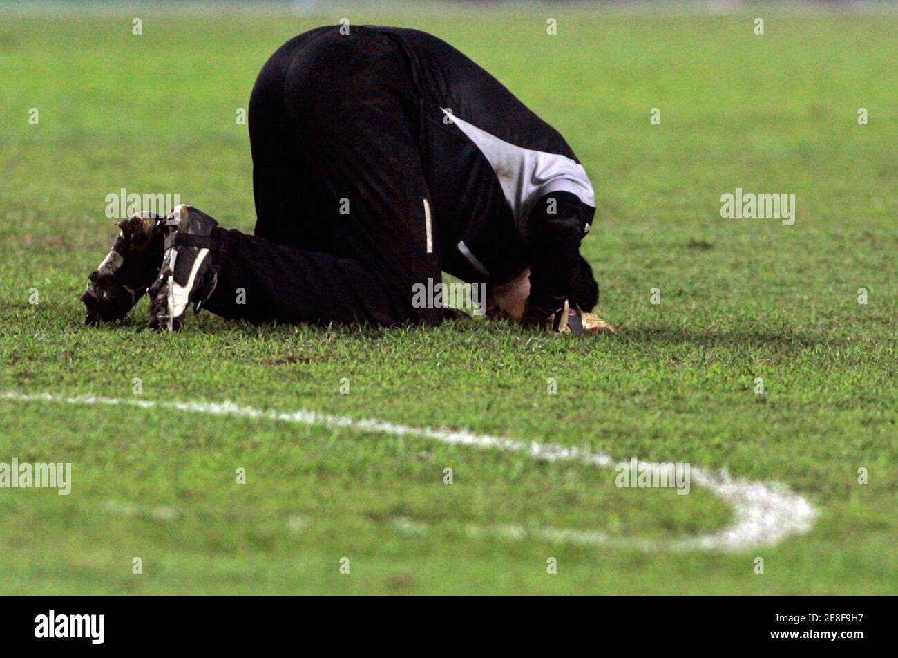 Saudi Arabia Goalkeeper High Resolution Stock Photography and Images ...