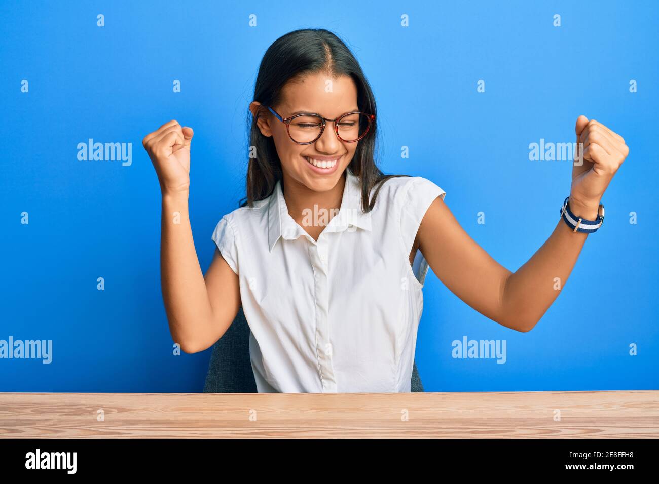 Dancing on table office hi-res stock photography and images - Alamy