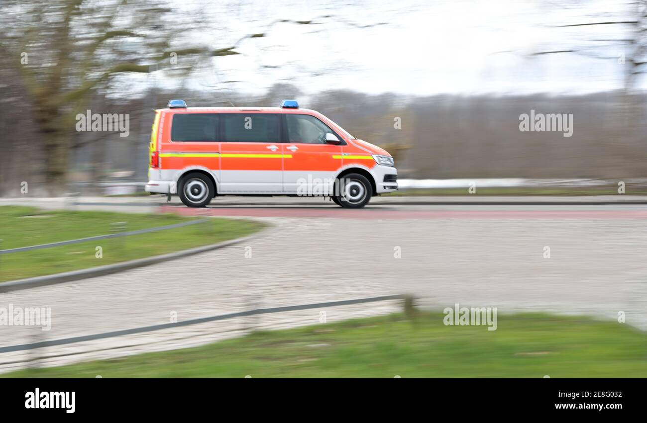 Paramedic car hi-res stock photography and images - Alamy