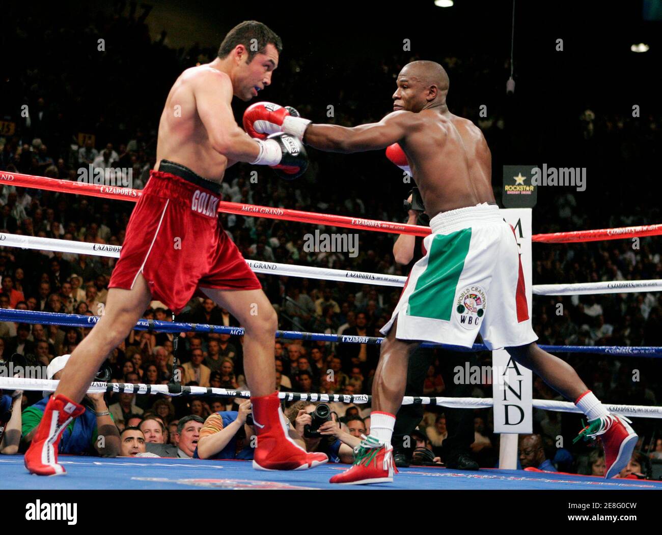 Welterweight championship hi-res stock photography and images - Alamy