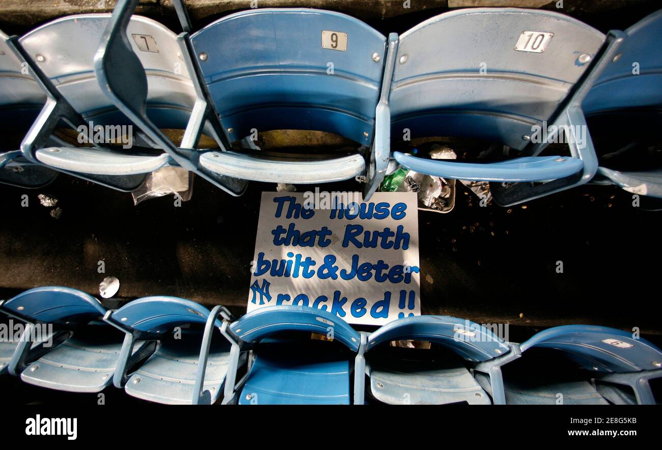 Yankee stadium stands hi-res stock photography and images - Alamy