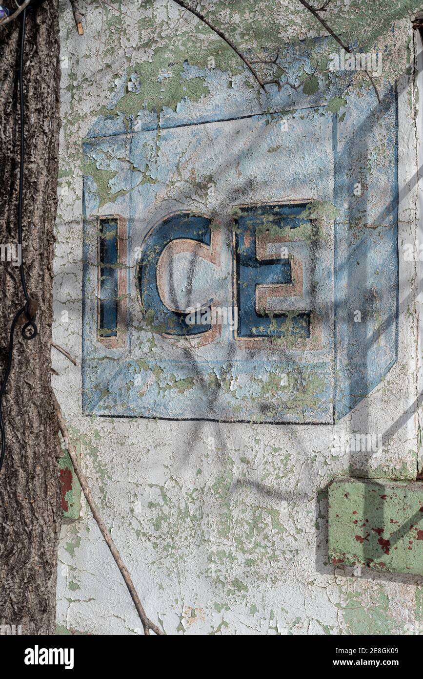Ice cube building hi-res stock photography and images - Alamy