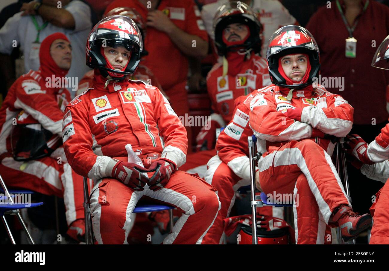 Ferrari f1 pit crew 2008 hi-res stock photography and images - Alamy