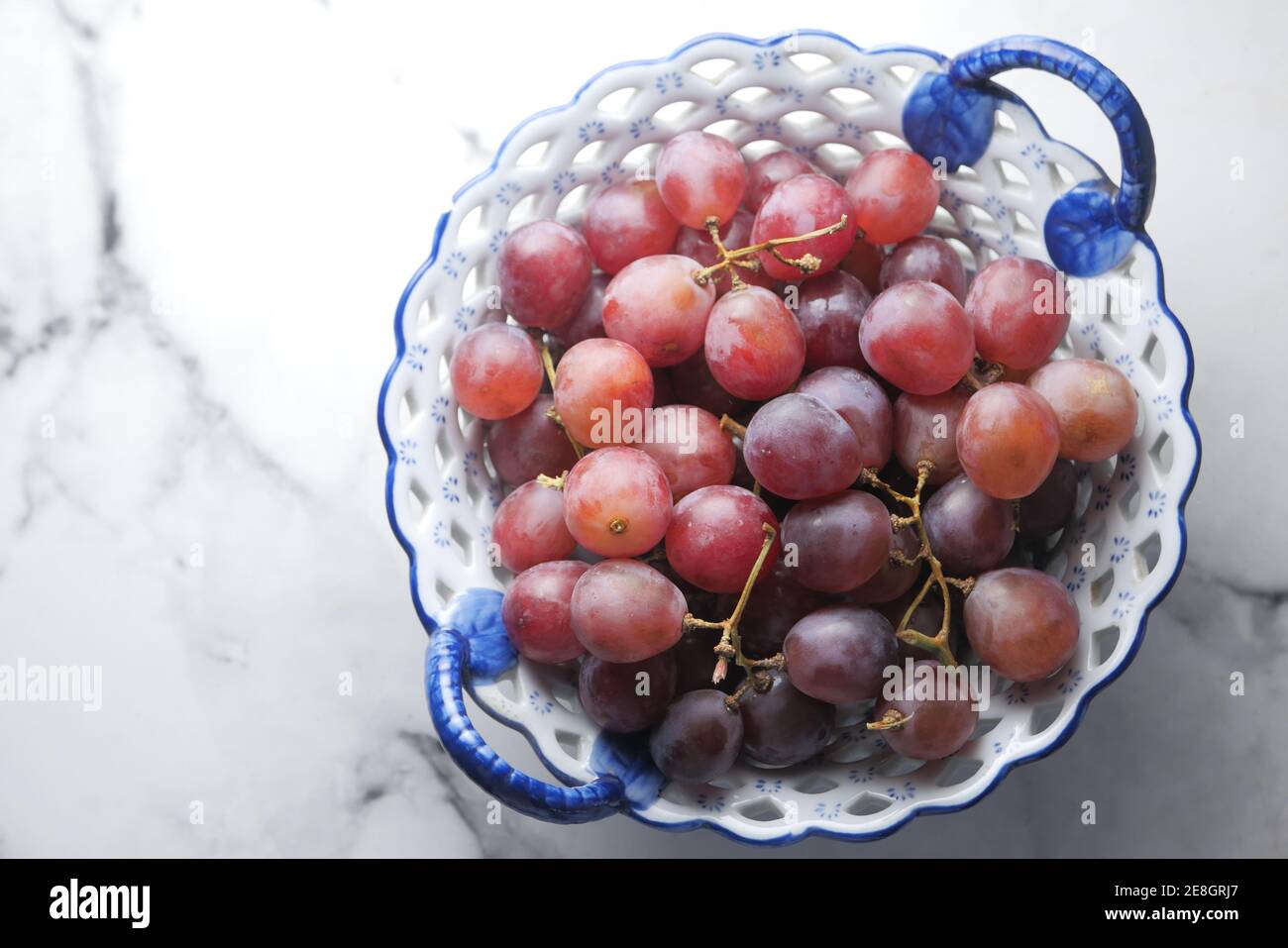 fresh grape fruit in a bowl Stock Photo - Alamy
