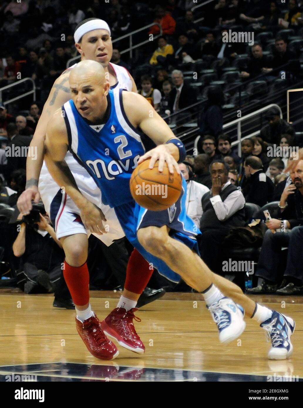 Mike bibby jason kidd hi-res stock photography and images - Alamy