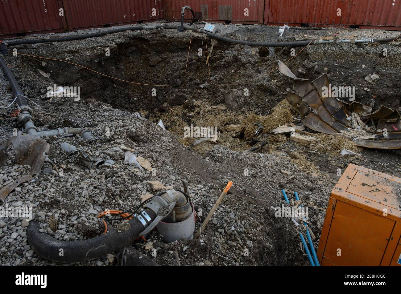 31 January 2021, Lower Saxony, Göttingen: View of the crater after the ...