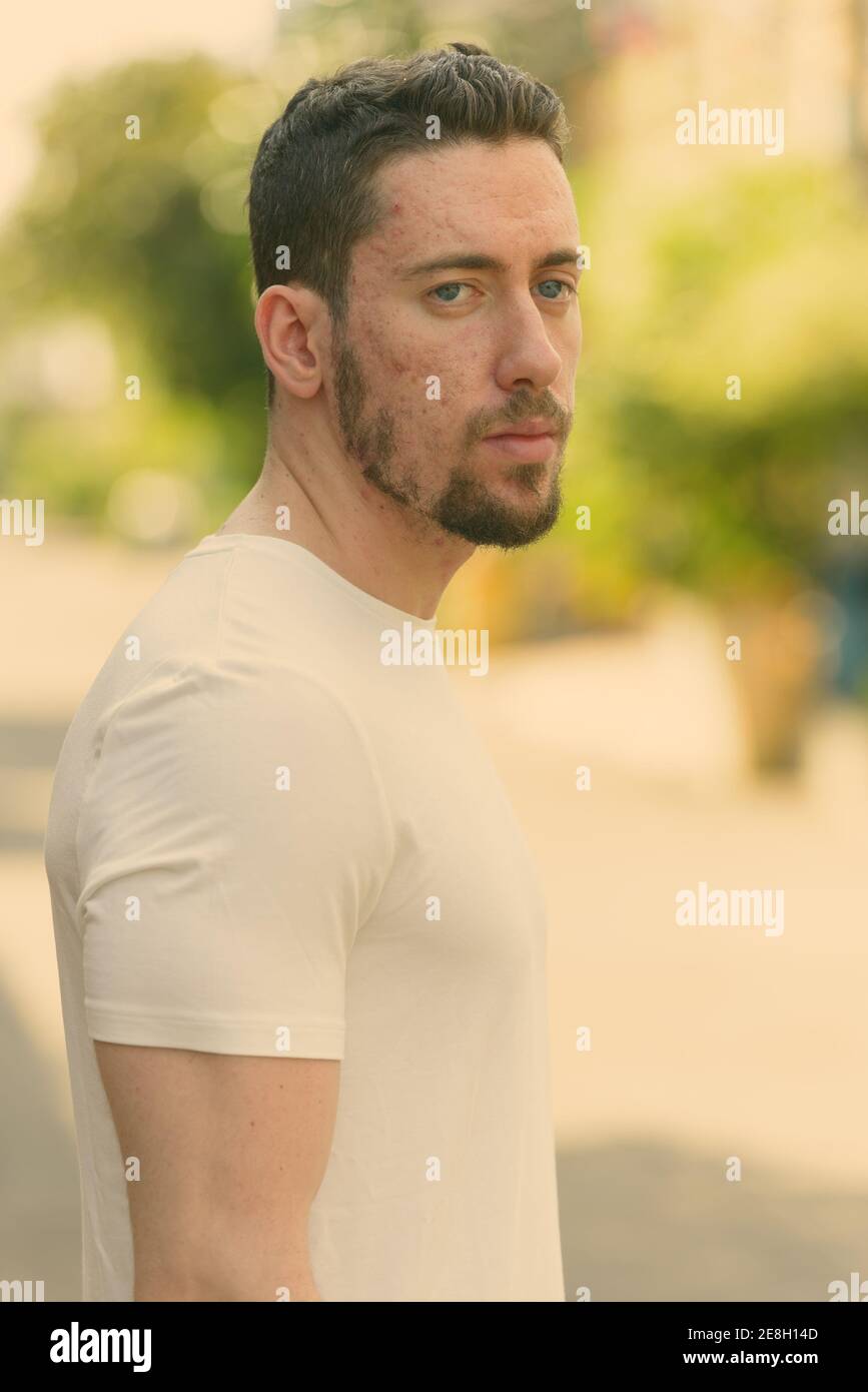 One man and street hi-res stock photography and images - Alamy